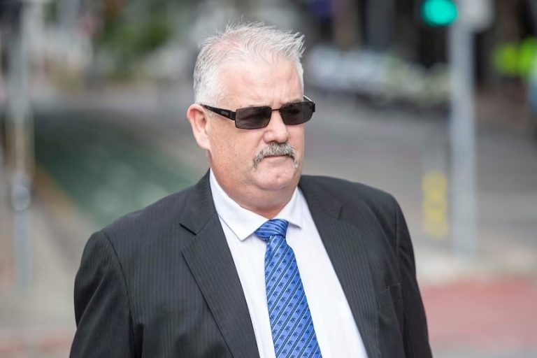 Ipswich Attracts Crooks Like Wayne Innes Wears Wires - A Four-Legged ...